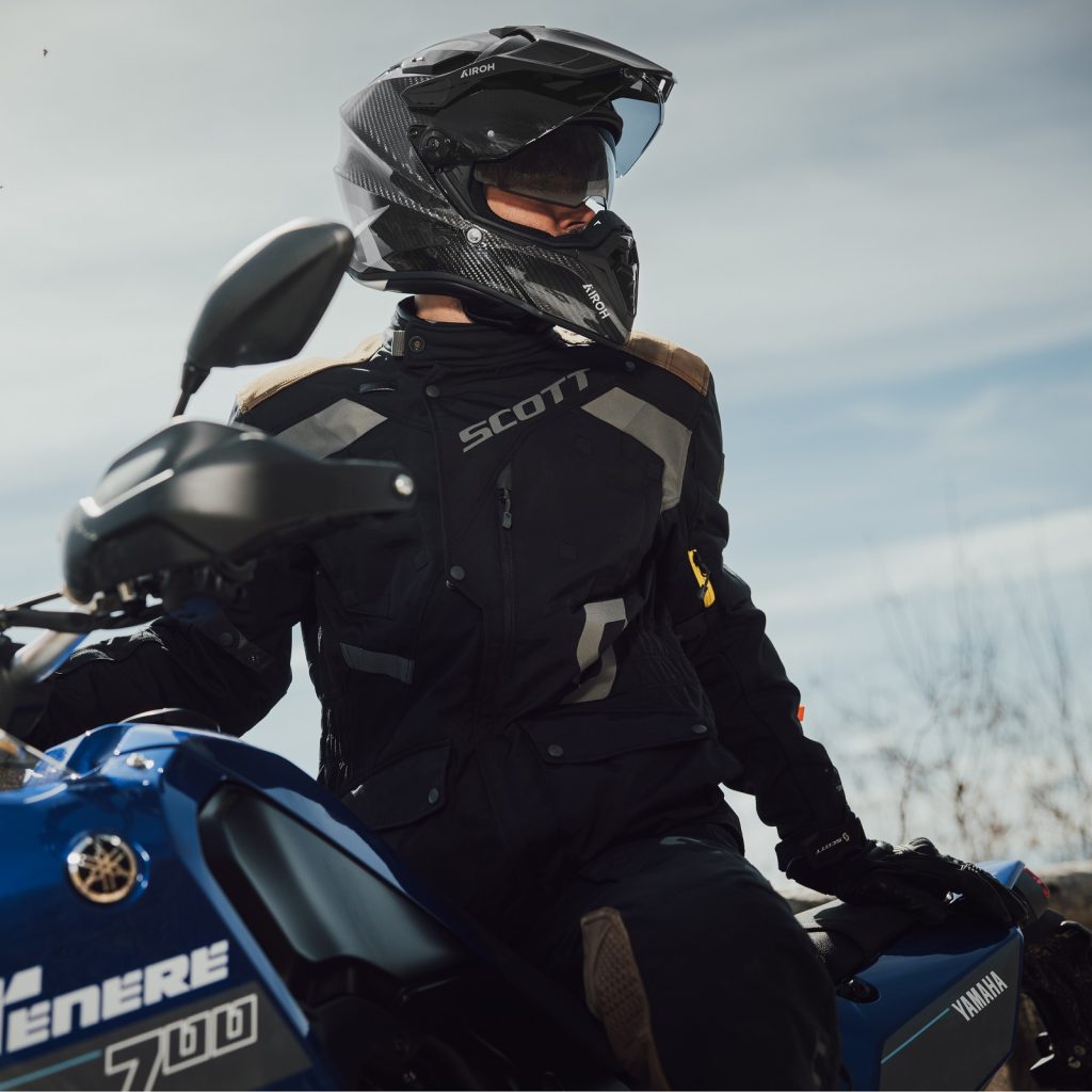 Airoh Commander 2 Carbon Motorcycle Helmet : Dual Sport